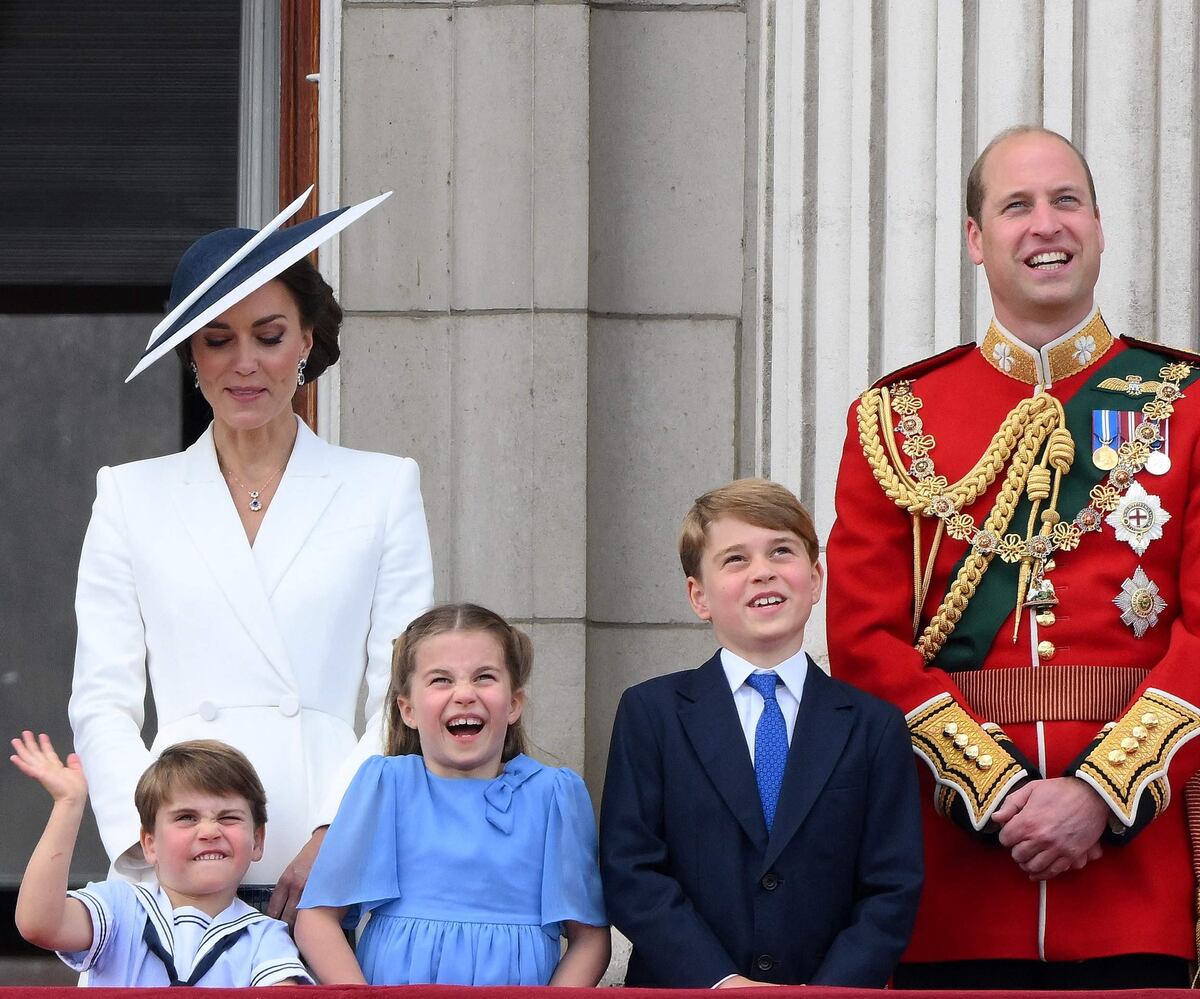 Los gestos del príncipe Louis se viralizan en las fiestas de Jubileo de Platino de su bisabuela ...